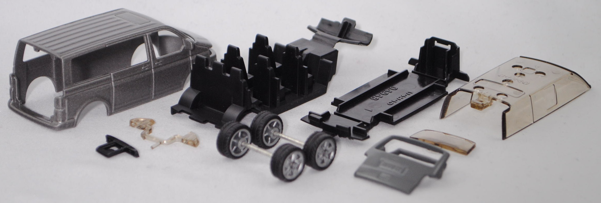 Bausatz VW T5 facelift Multivan (Typ 7E, 1. Facelift, Mod. 09-15), d.-graualuminiummet ...